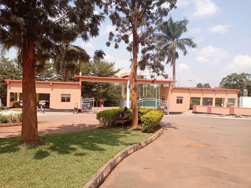 PHOTOS: MUBS Main Gate Gets New Look, Slayers Warm Up For Selfies ...